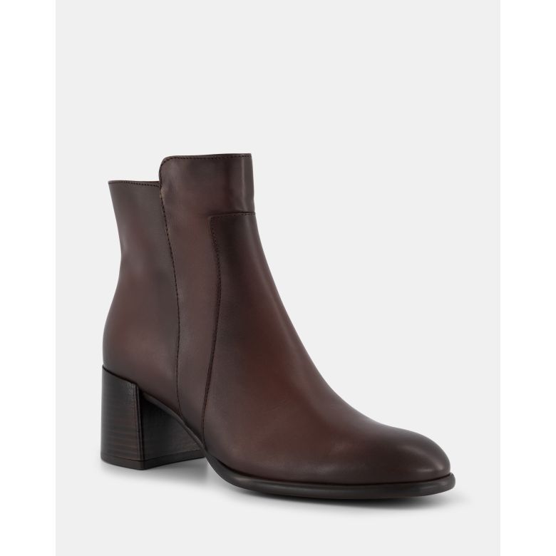 Buy SHOWY Coffee boots Online at Shoe Connection